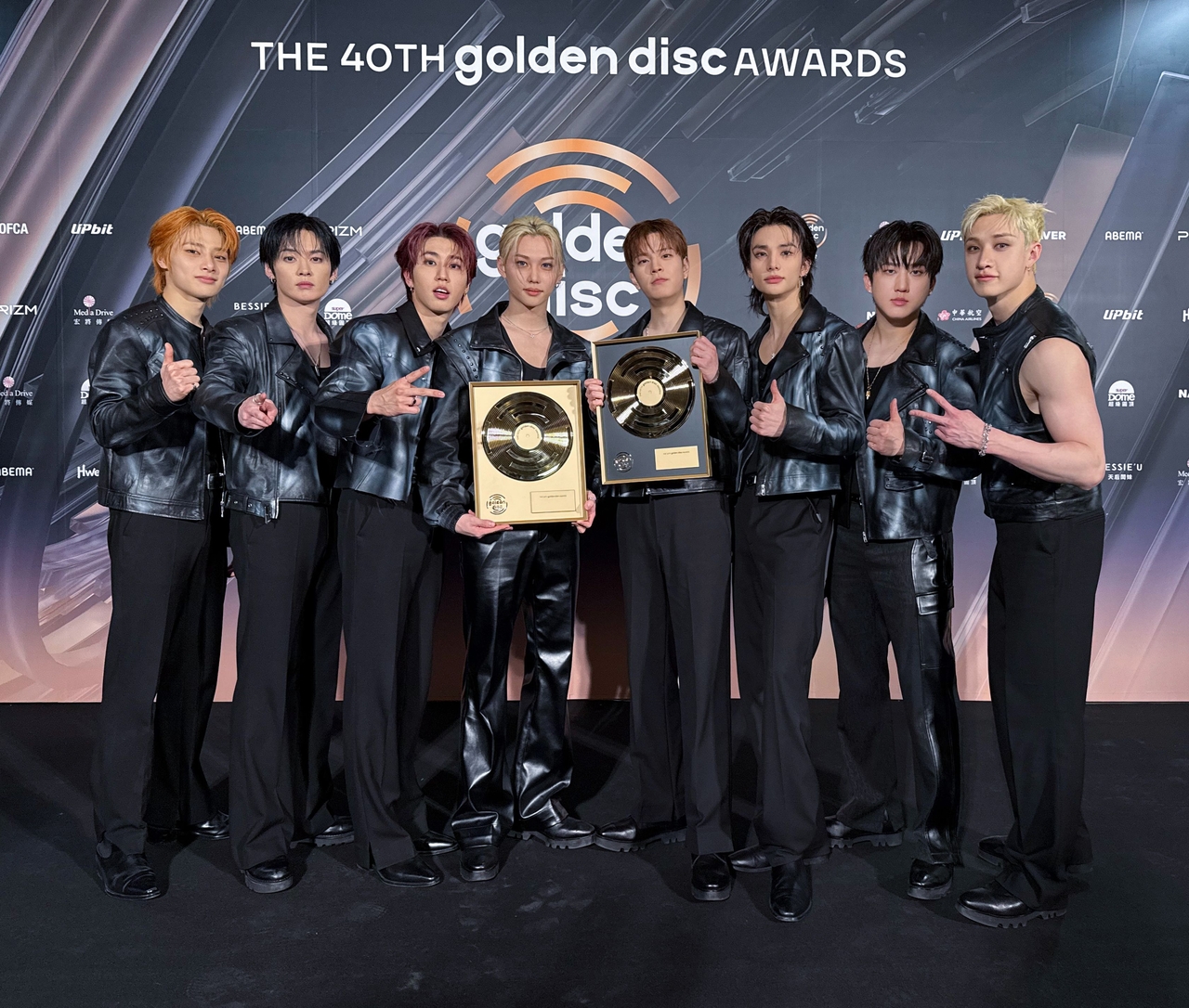 Jennie shines at the Golden Disc Awards with four wins including the ...