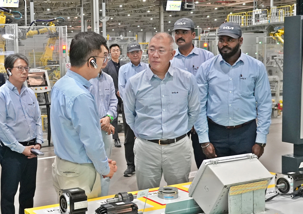 Hyundai chief tours China, US, India to bolster EV, AI drive - The ...