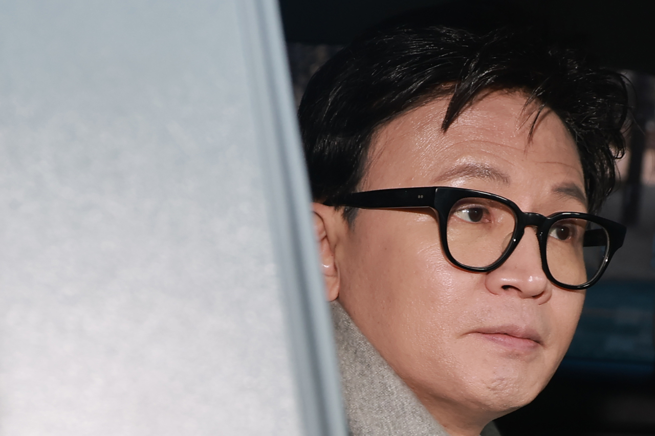 Main opposition's troubles grow as factions clash over Han's expulsion ...