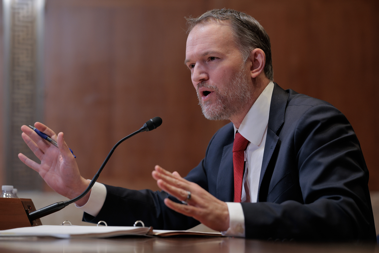 Trump gov't would start replacing reciprocal tariffs immediately if ...