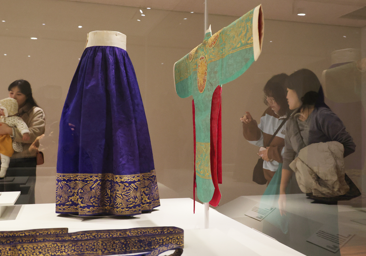 Fire breaks out at Royal Palace Museum in Seoul, threatening artifacts ...