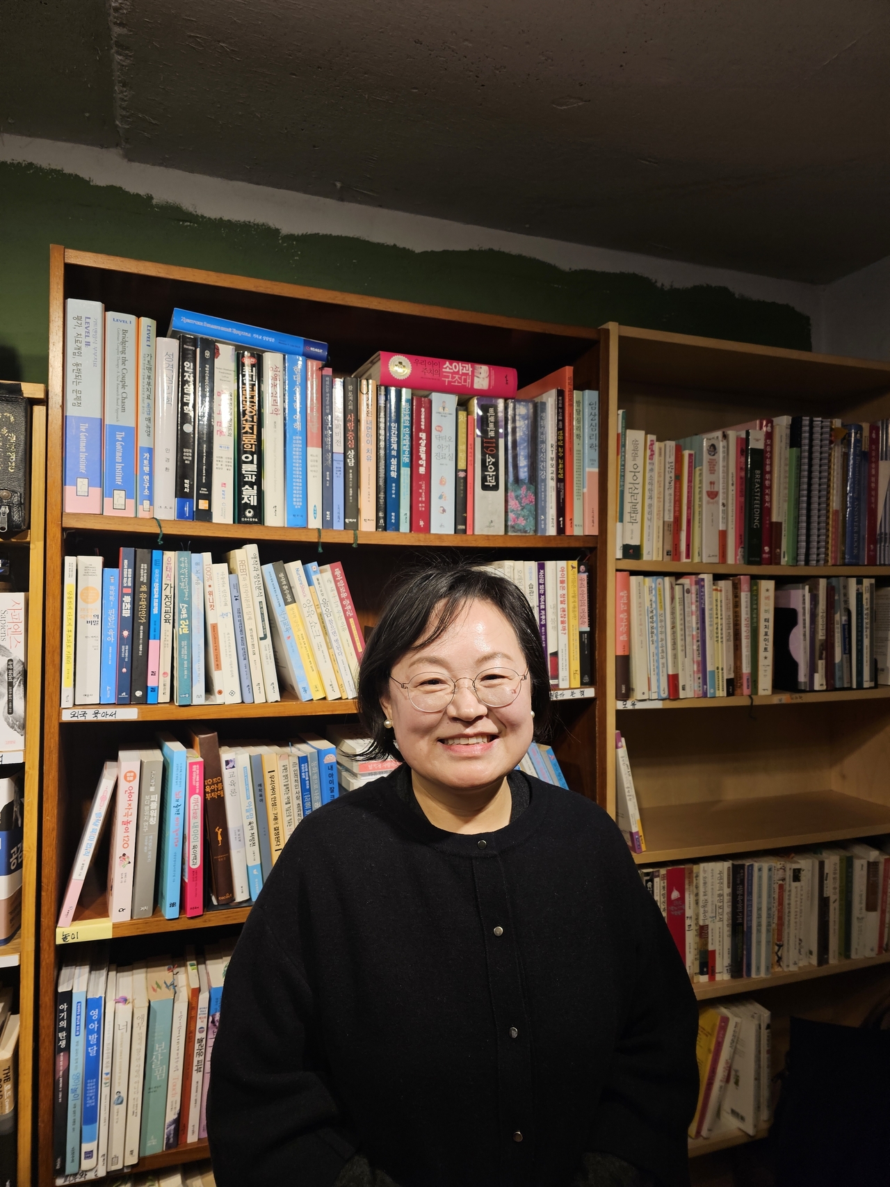 Should babies cry it out to learn to sleep independently? Parents ...