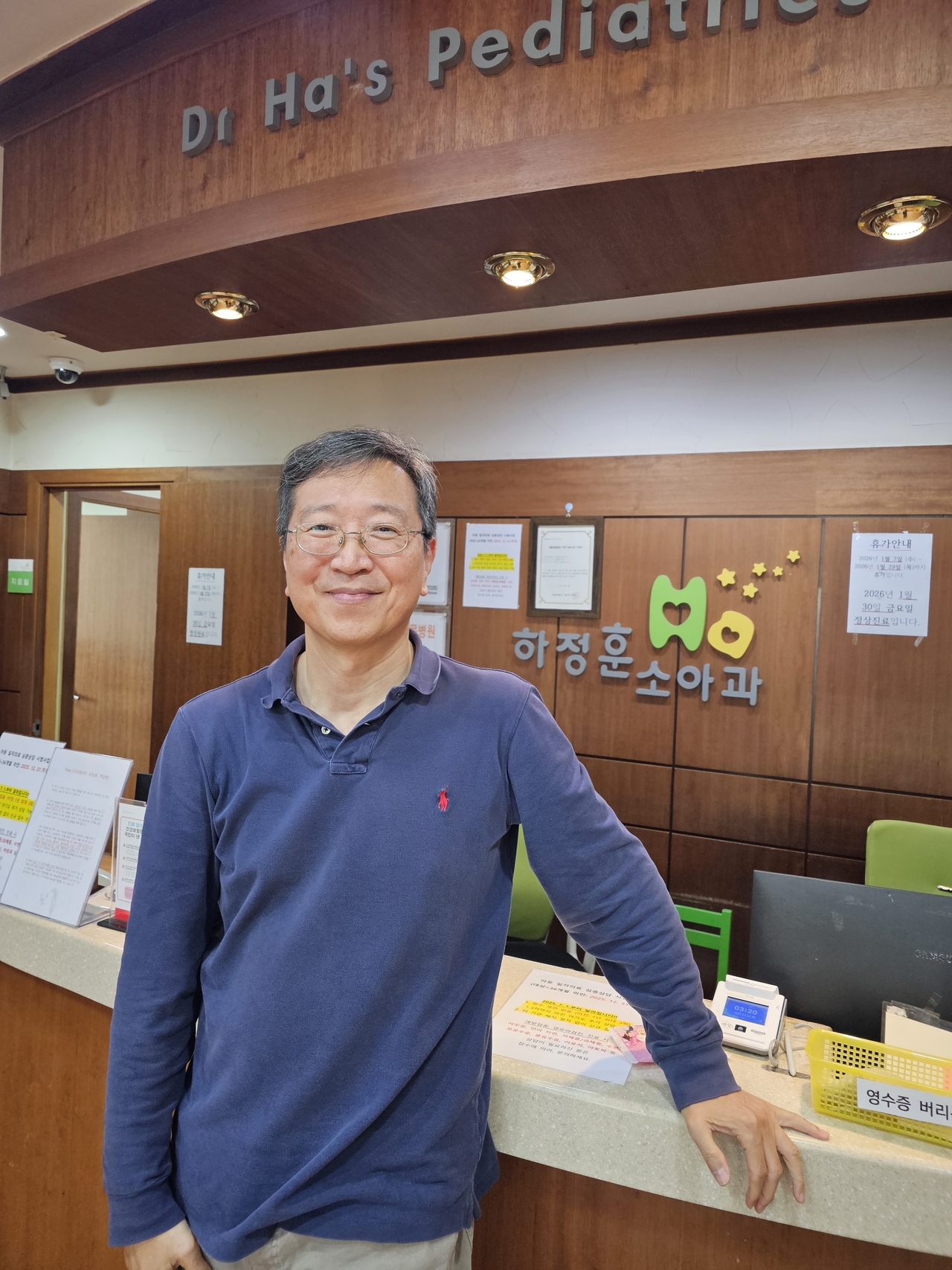 Should babies cry it out to learn to sleep independently? Parents ...