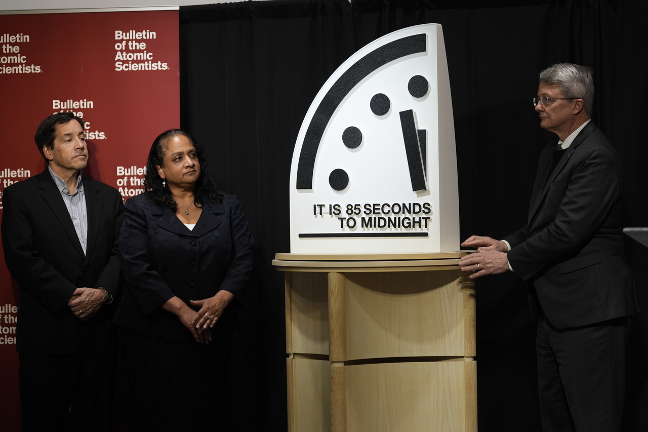 Atomic scientists set 'Doomsday Clock' closer to midnight than ever ...