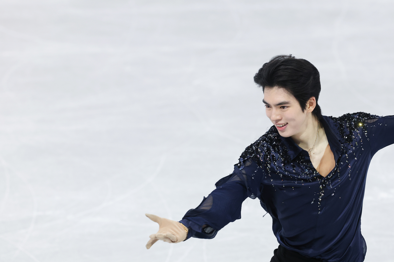 Cha Jun-hwan in 6th after men's singles short program - The Korea Herald
