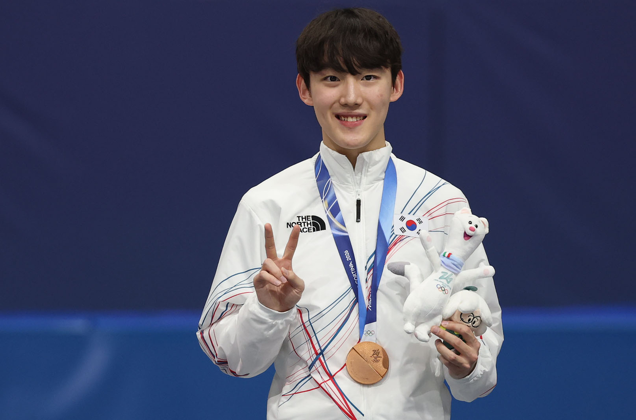 Teen short track sensation Rim Jong-un soars to 1st career medal - The ...