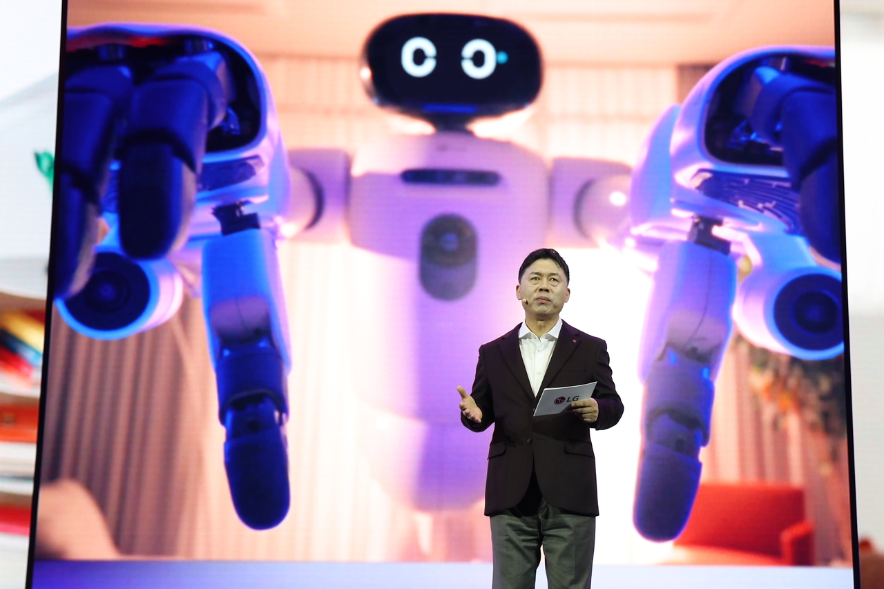 LG CEO visits AgiBot in China as company steps up humanoid robot plans ...