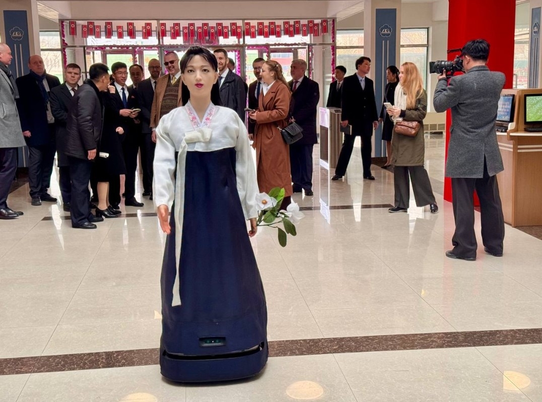 North Korea debuts its own 'humanoid robots' - The Korea Herald