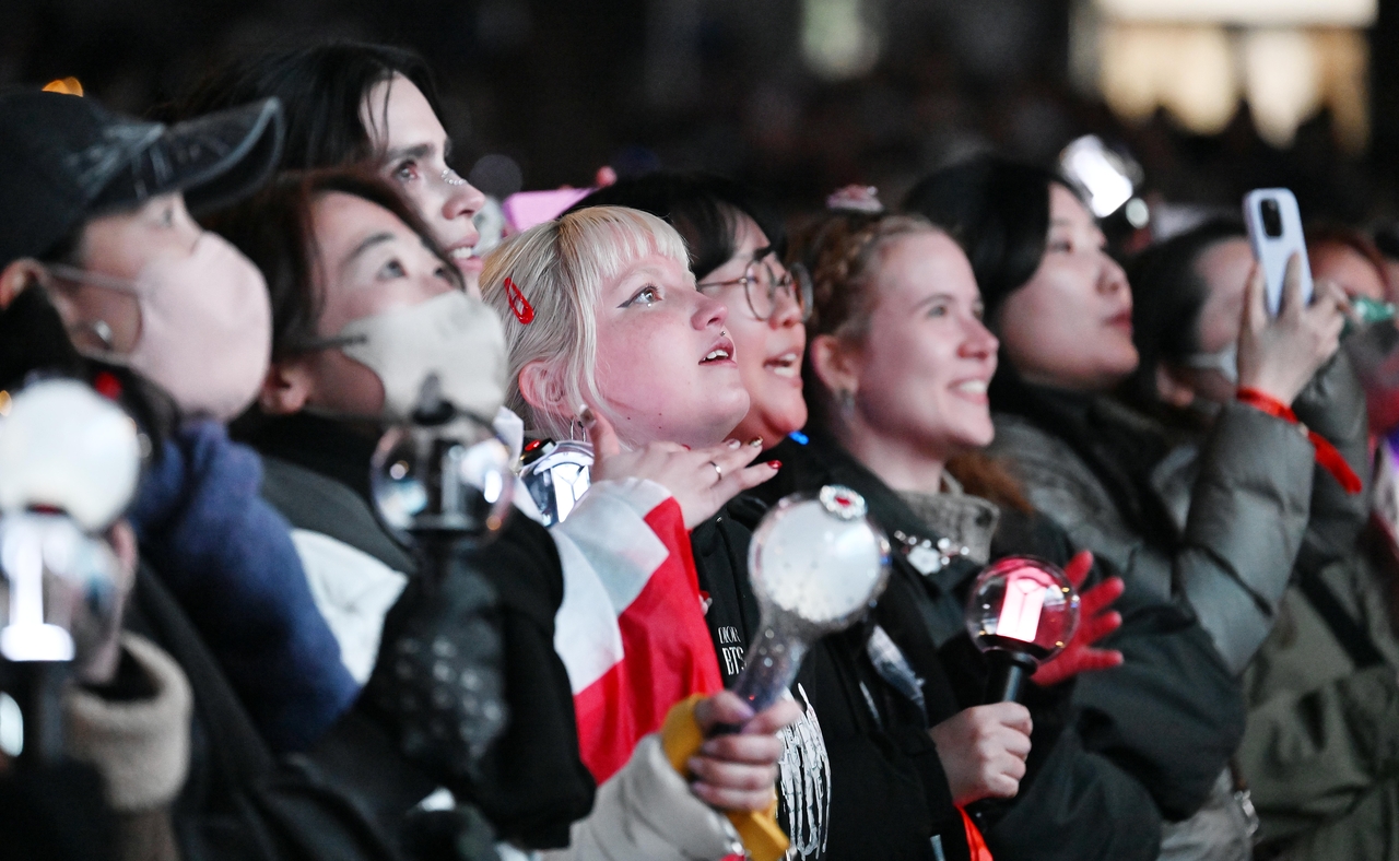 1 in 4 fans at BTS comeback concert from abroad: data - The Korea Herald