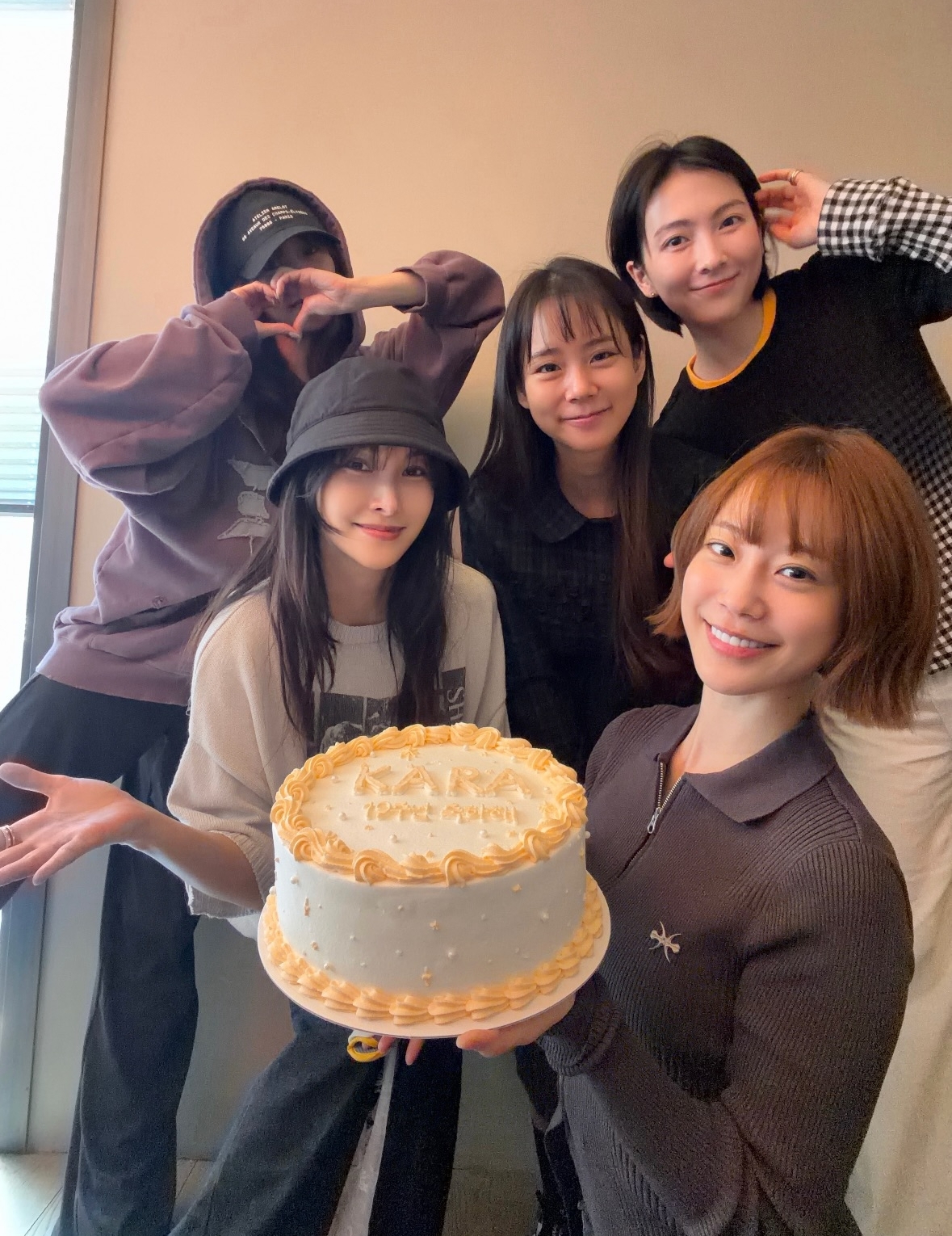 KARA members reunite for 19th anniversary | K-POP | K-HALLYUNEWS