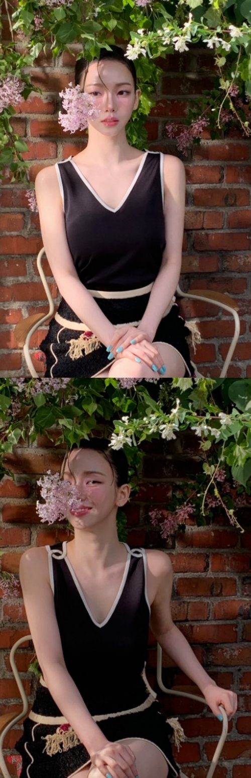 에스파 카리나, 핑크빛 블러셔로 몽환美 뽐내..“누가 꽃이야” - 헤럴드뮤즈 (Herald Muse)