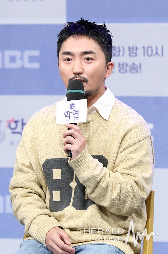 [뮤즈이슈]“오해 소지 有” 유병재 회사, 인턴 채용 공고 논란에 결국 삭제 - 헤럴드뮤즈 (Herald Muse)