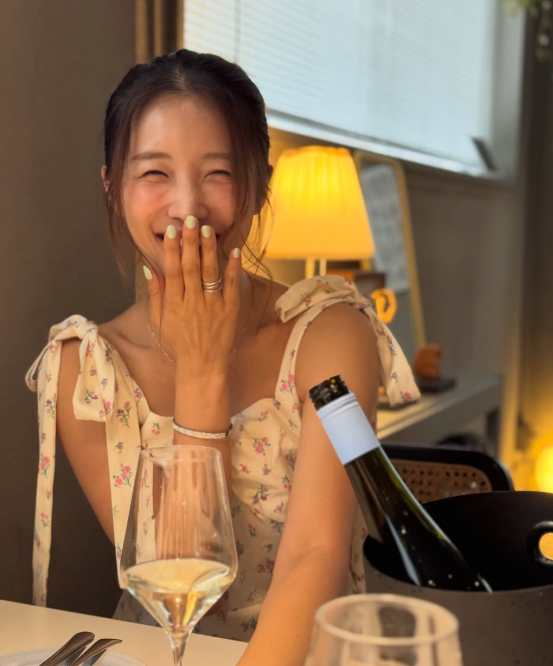 이효리가 눈웃음 짓는 줄..포미닛 남지현, 바레 강사 전직 후 충격 비주얼 - 헤럴드뮤즈 (Herald Muse)