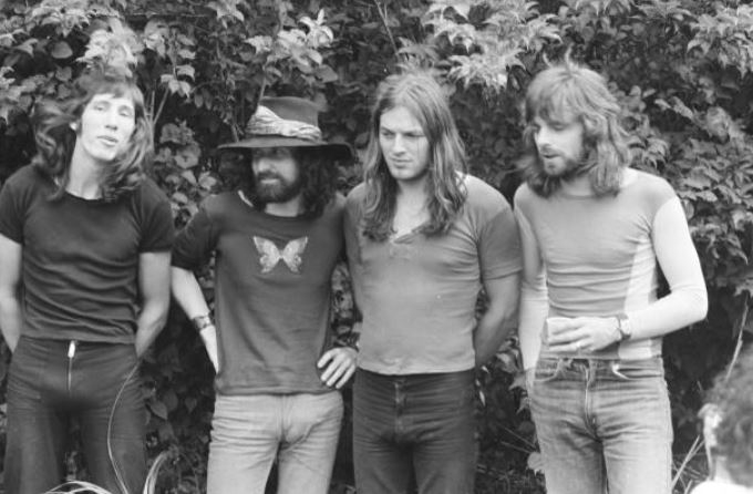 'The Dark Side of the Moon': How Pink Floyd Sold Intellectual Vanity to ...