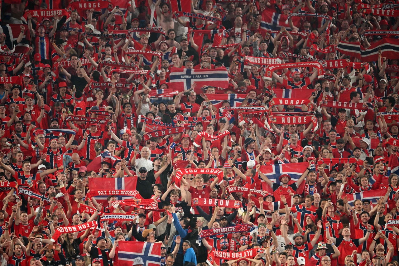 Record 288,007 fans in a single day — World Cup breaks its own mark for ...