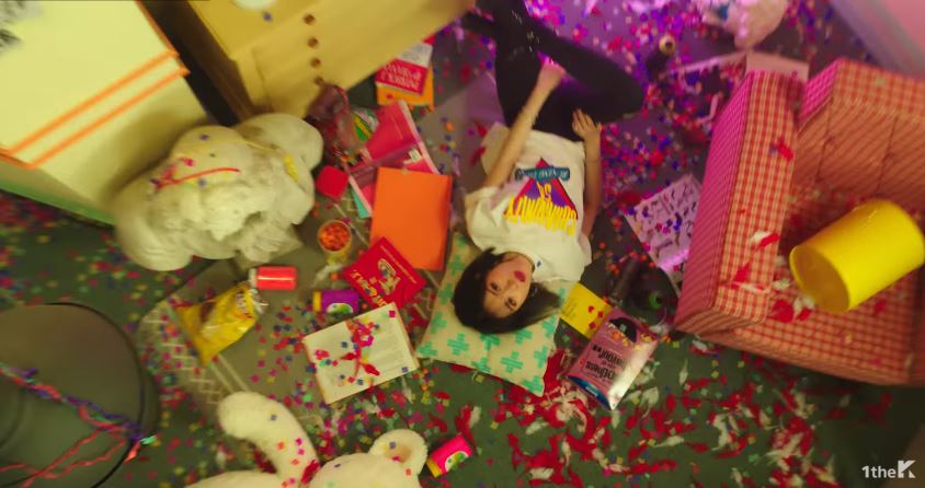 Yezi’s ‘Cider’ music video will blow your mind (Video) - K-POP HERALD