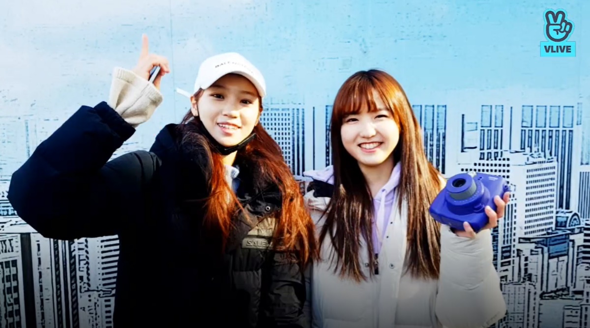 [V Report Plus] IZ*ONE’s Chae-won and Hitomi livestream trip to N Seoul ...