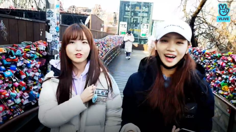 [V Report Plus] IZ*ONE’s Chae-won and Hitomi livestream trip to N Seoul ...