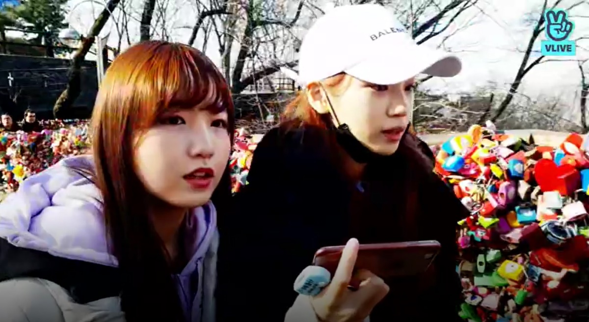 [V Report Plus] IZ*ONE’s Chae-won and Hitomi livestream trip to N Seoul ...