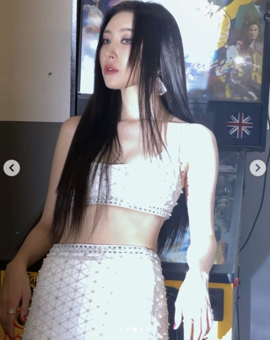 '45.6kg' 선미, 브라톱 입은 반전 글래머..탄탄하게 마른 몸매 - 헤럴드 POP