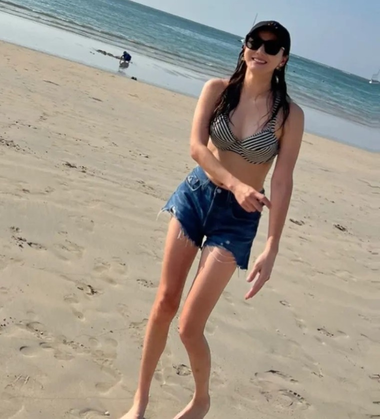 이소연, 8kg 감량 후 더욱 물오른 몸매,,섹시한 비키니 - 헤럴드 POP