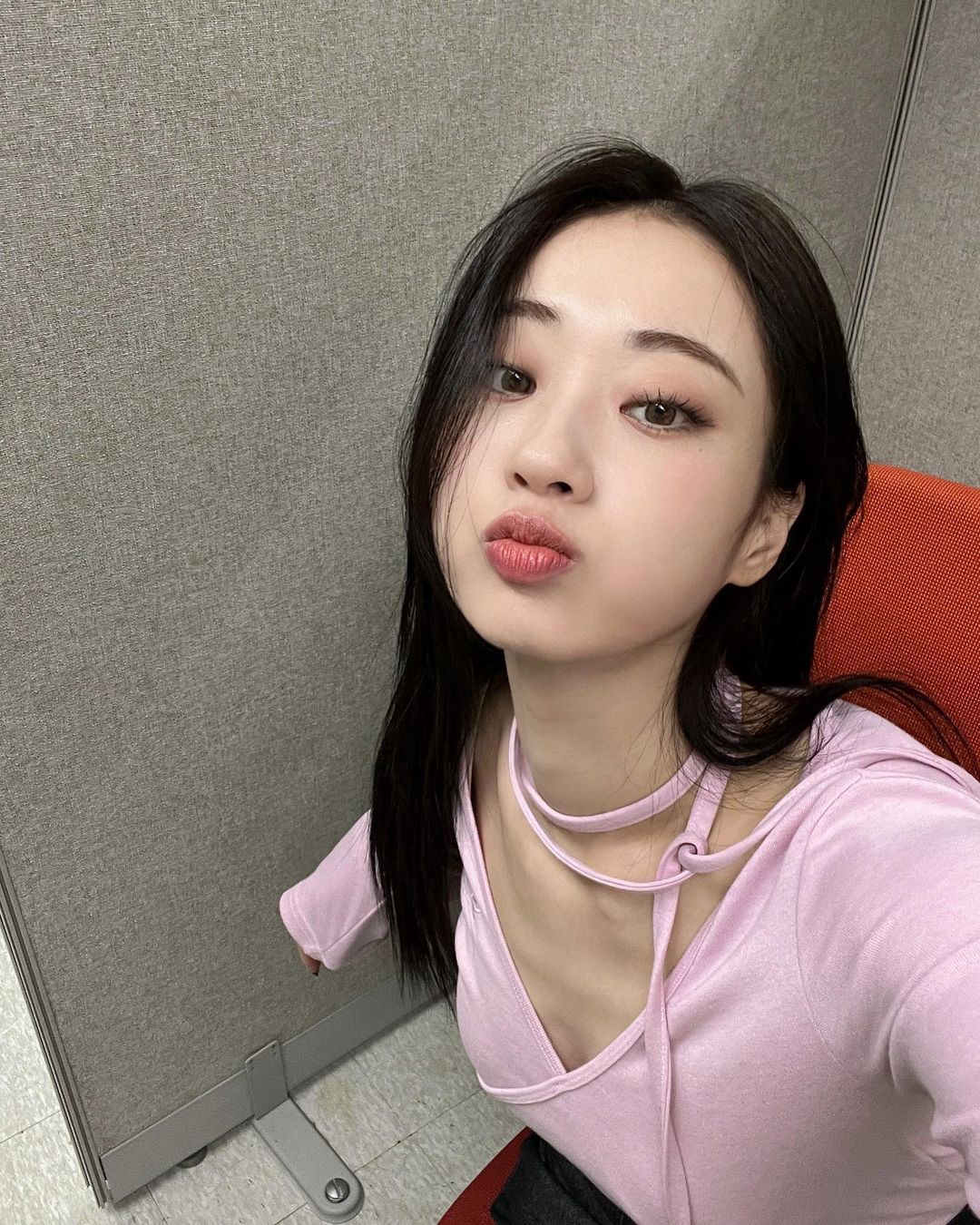 경리, 여전한 패왕색 1타..초근접 미모+완벽한 S라인 - 헤럴드뮤즈 (Herald Muse)