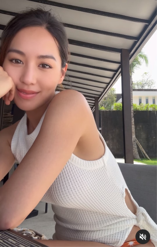 김희정, 원빈 조카의 미모 클래스..살짝 보이는 비키니 - 헤럴드뮤즈 (Herald Muse)