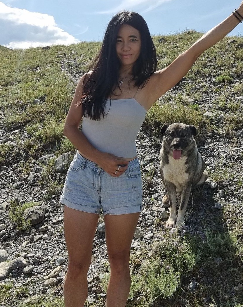 '권오중 아내' 엄윤경, 58세 나이 믿을 수 없는 완벽한 S라인 몸매 - 헤럴드뮤즈 (Herald Muse)