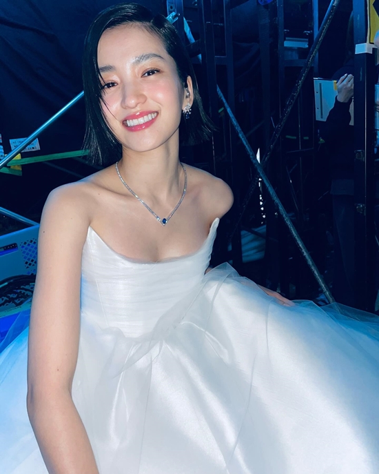 김태리, 드레스 입고 고져스한 정년이..독보적 매력 - 헤럴드뮤즈 (Herald Muse)